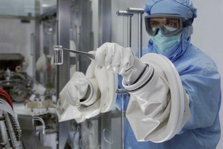 Glove Testing Systems – The highest safety for isolators and RABS