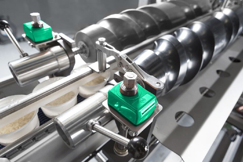 Efficient and sustainable cardboard sleeving