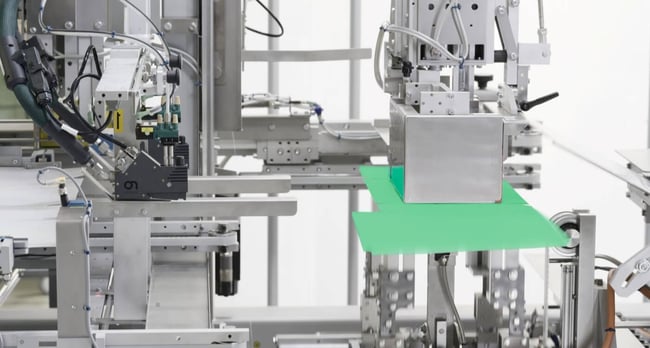 Case Packer Machine | Case Packers Solutions - Syntegon